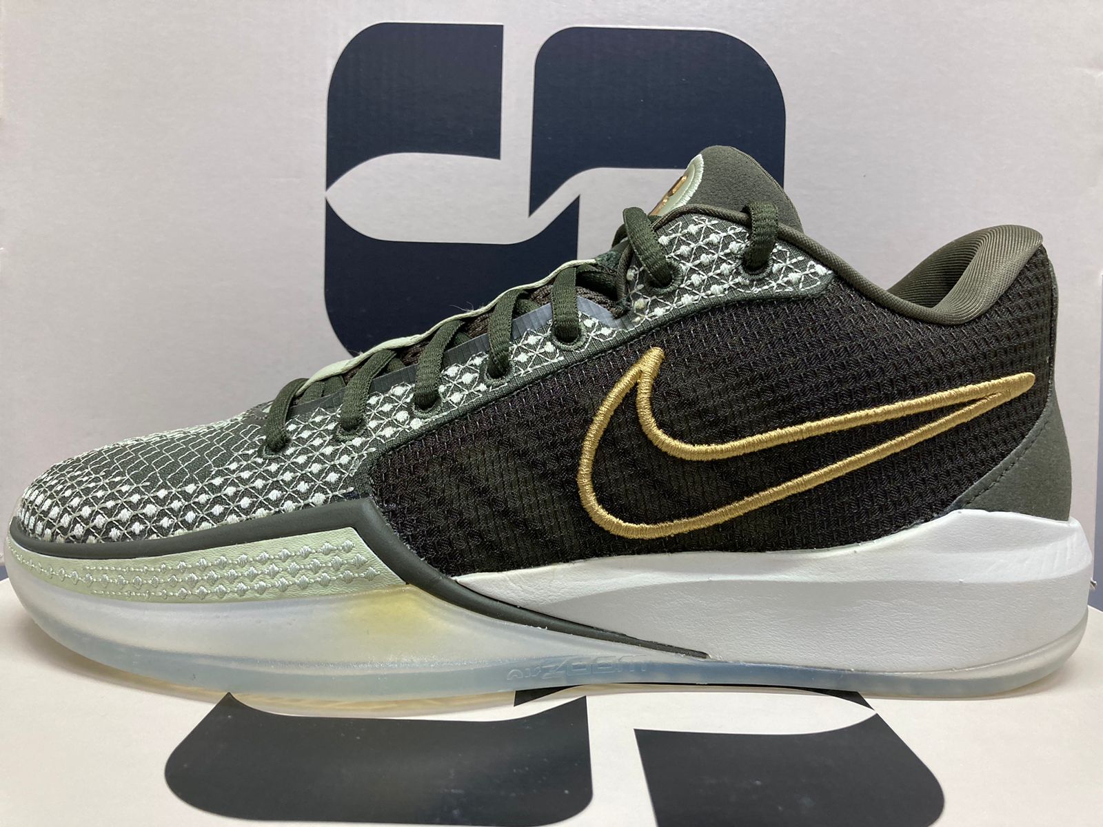 Nike 'Wmns Sabrina 1 'Dedication' – La Casa del Basquet